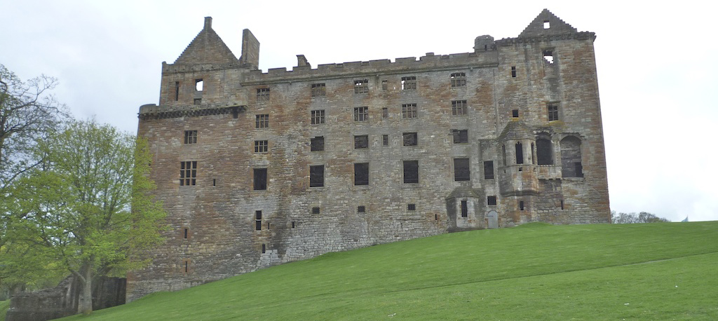 In a nutshell: the Linlithgow Palace fountain – The Hazel Tree