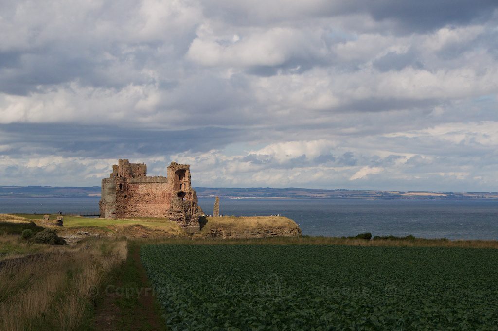 Tantallon Castle: symbol of strength – The Hazel Tree