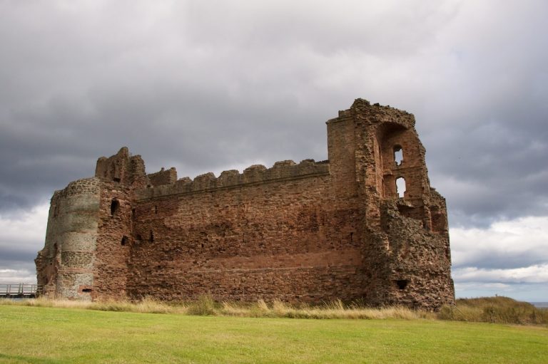 Tantallon Castle: symbol of strength – The Hazel Tree