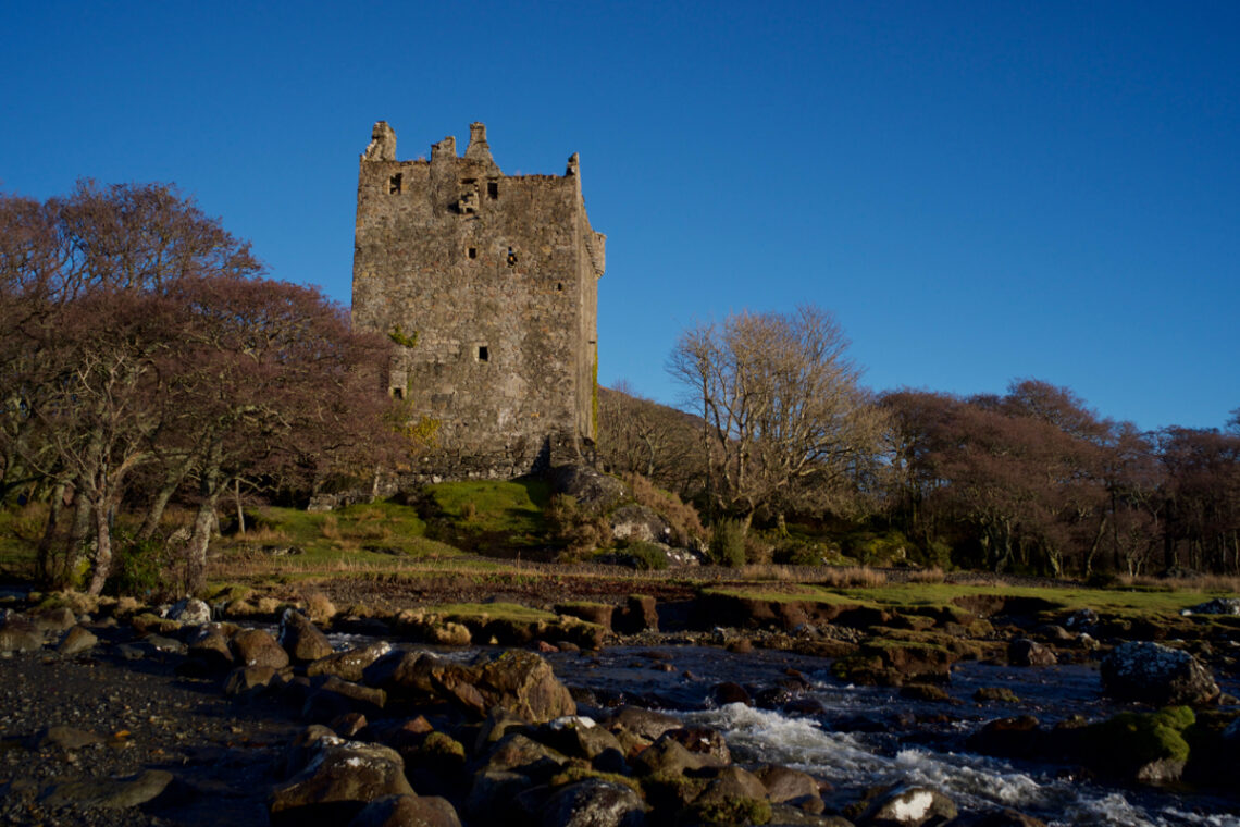Lochbuie Stone Circle and Moy Castle, Isle of Mull – The Hazel Tree